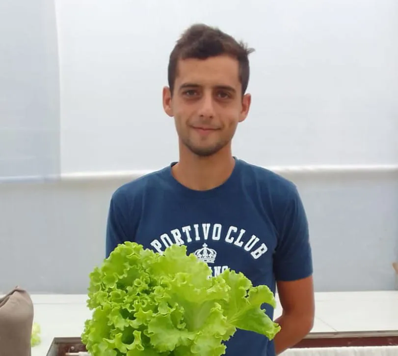 Hydroplants: el emprendimiento hidropónico que floreció en Alicia ...